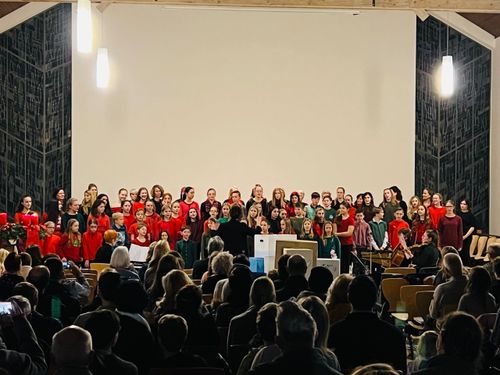 Stimmungsvolles Weihnachtskonzert der Chöre des Antoniuskollegs