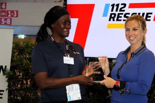 Malteserin Anita Oppong erhält Women-in-Rescue-Award
