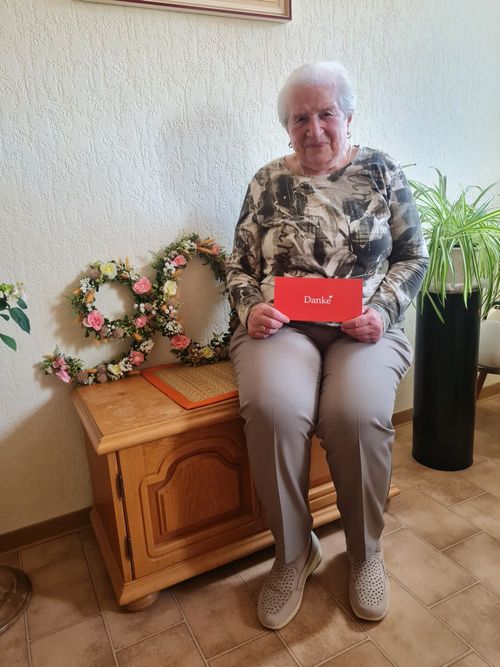 Maria Gensler spendet zum 90. Geburtstag